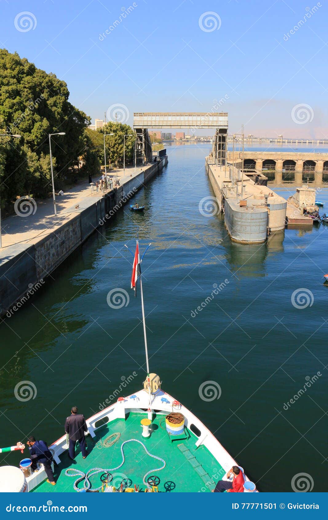 Esna ship locks in Egypt editorial photo. Image of tourism - 77771501