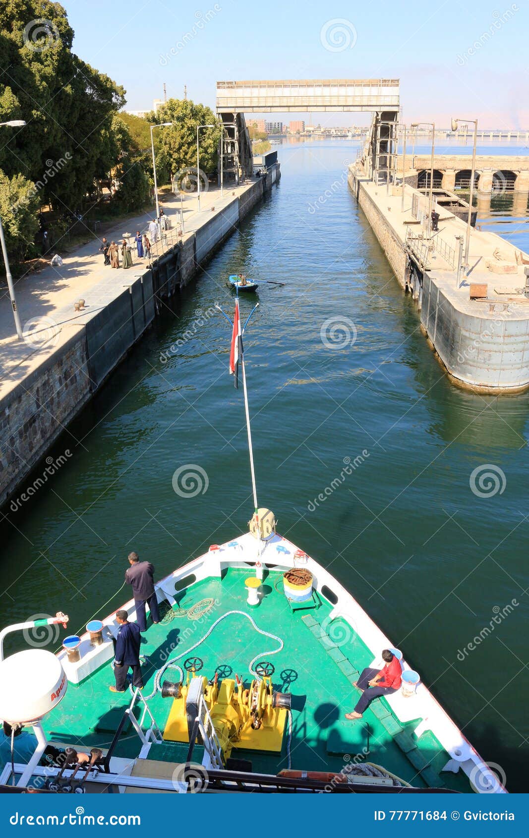 Esna ship locks in Egypt editorial stock image. Image of boat - 77771684