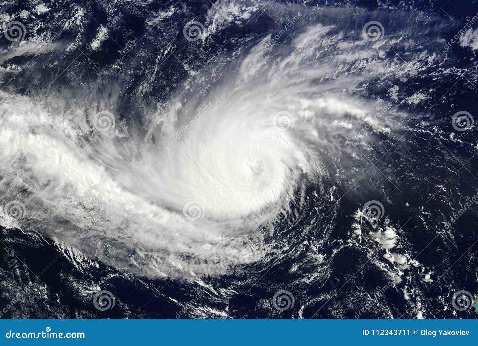 Espacio con desde entonces imagen de archivo. Imagen de tornado - 112343711