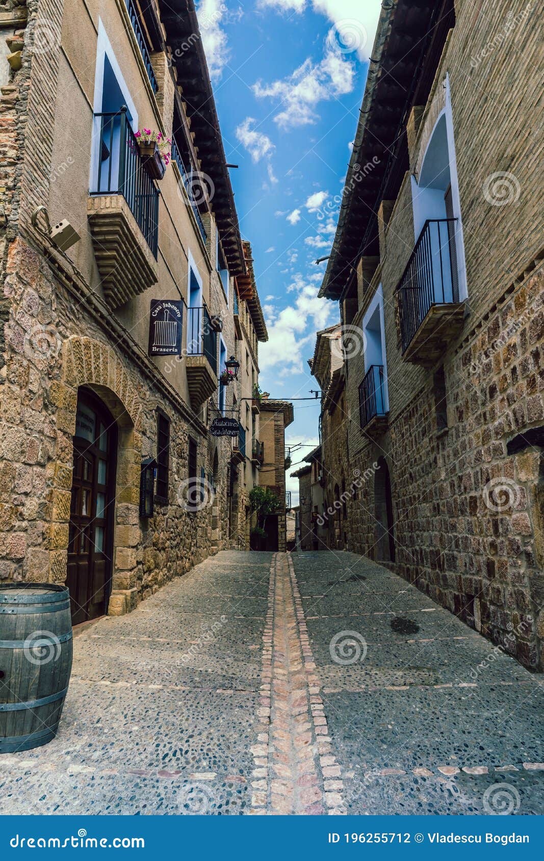 Espanha das ruas alquezar fotografia editorial. Imagem de medieval ...