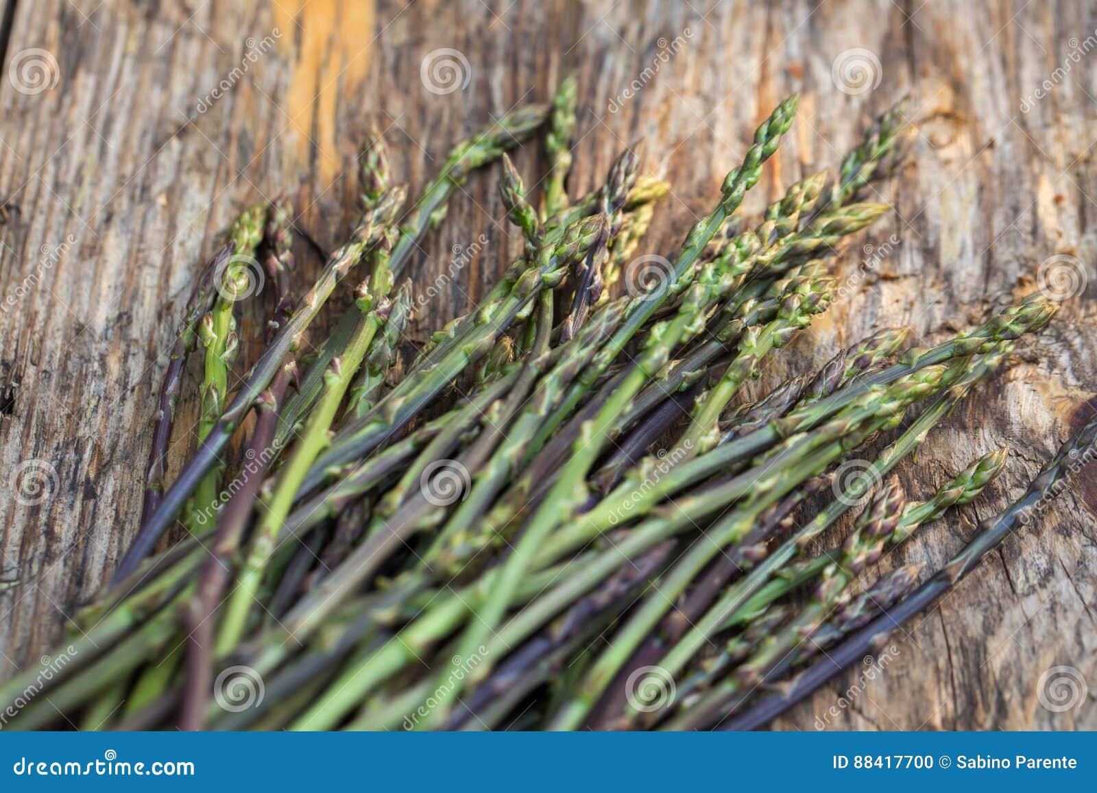 Espargos selvagens foto de stock. Imagem de orgânico - 88417700