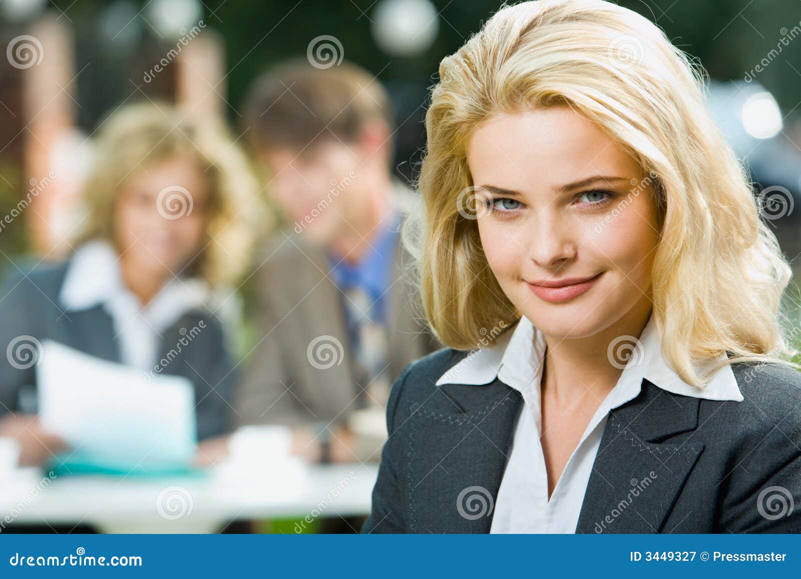 Especialista acertado imagen de archivo. Imagen de muchacha - 3449327