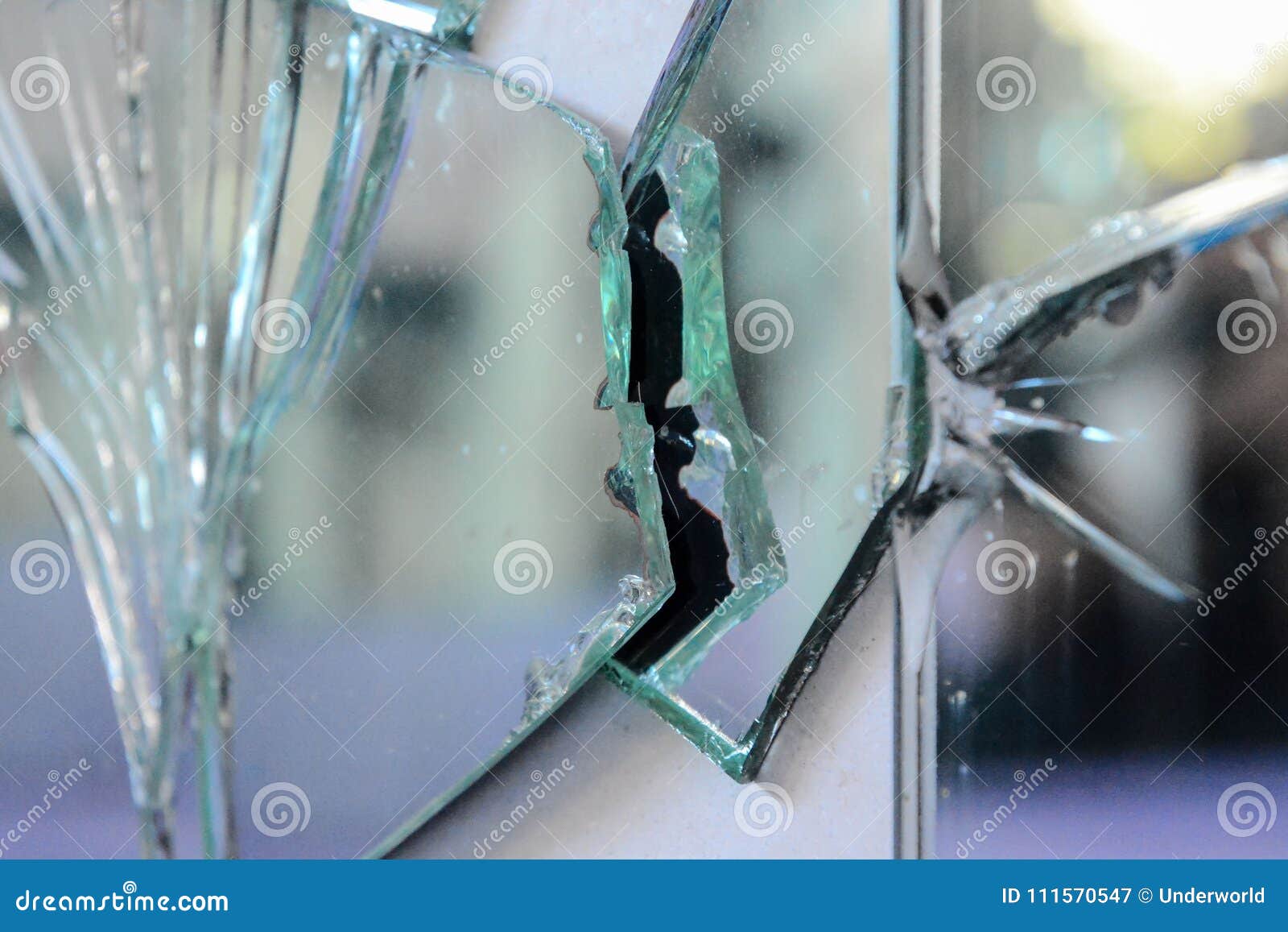 Espelho Quebrado Quebrado Em Muitas Partes Imagem de Stock - Imagem de ...