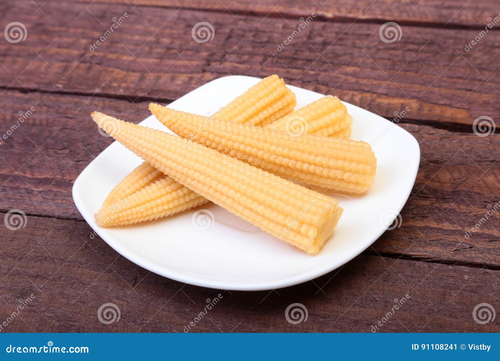 Espiga De Mini Corn Preservada Na Placa Na Placa De Madeira Imagem de ...