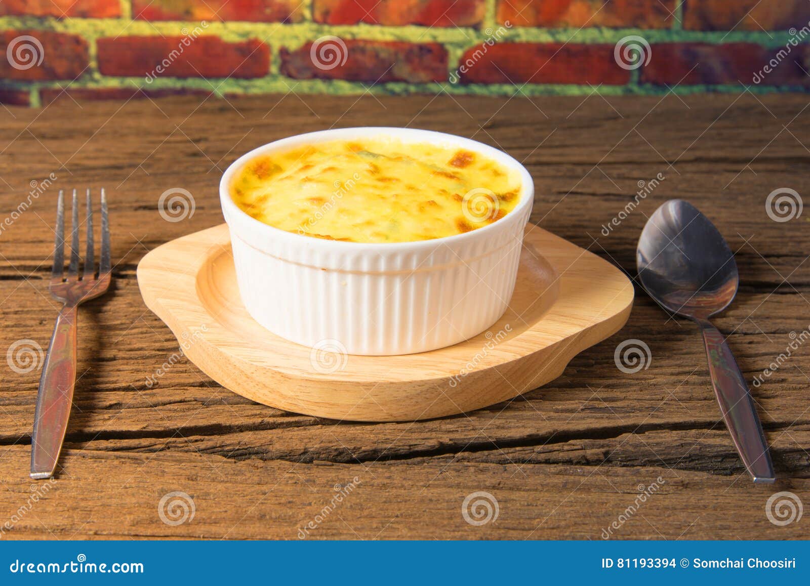 Espinaca Cocida Al Horno Con Queso Foto de archivo - Imagen de corteza ...