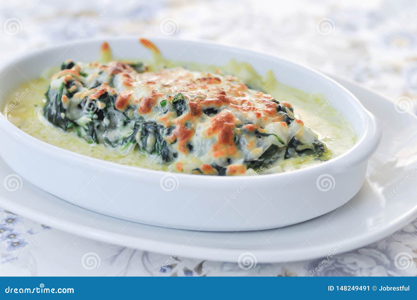 Espinaca Cocida O Espinaca Cocida Con Queso Imagen de archivo - Imagen ...