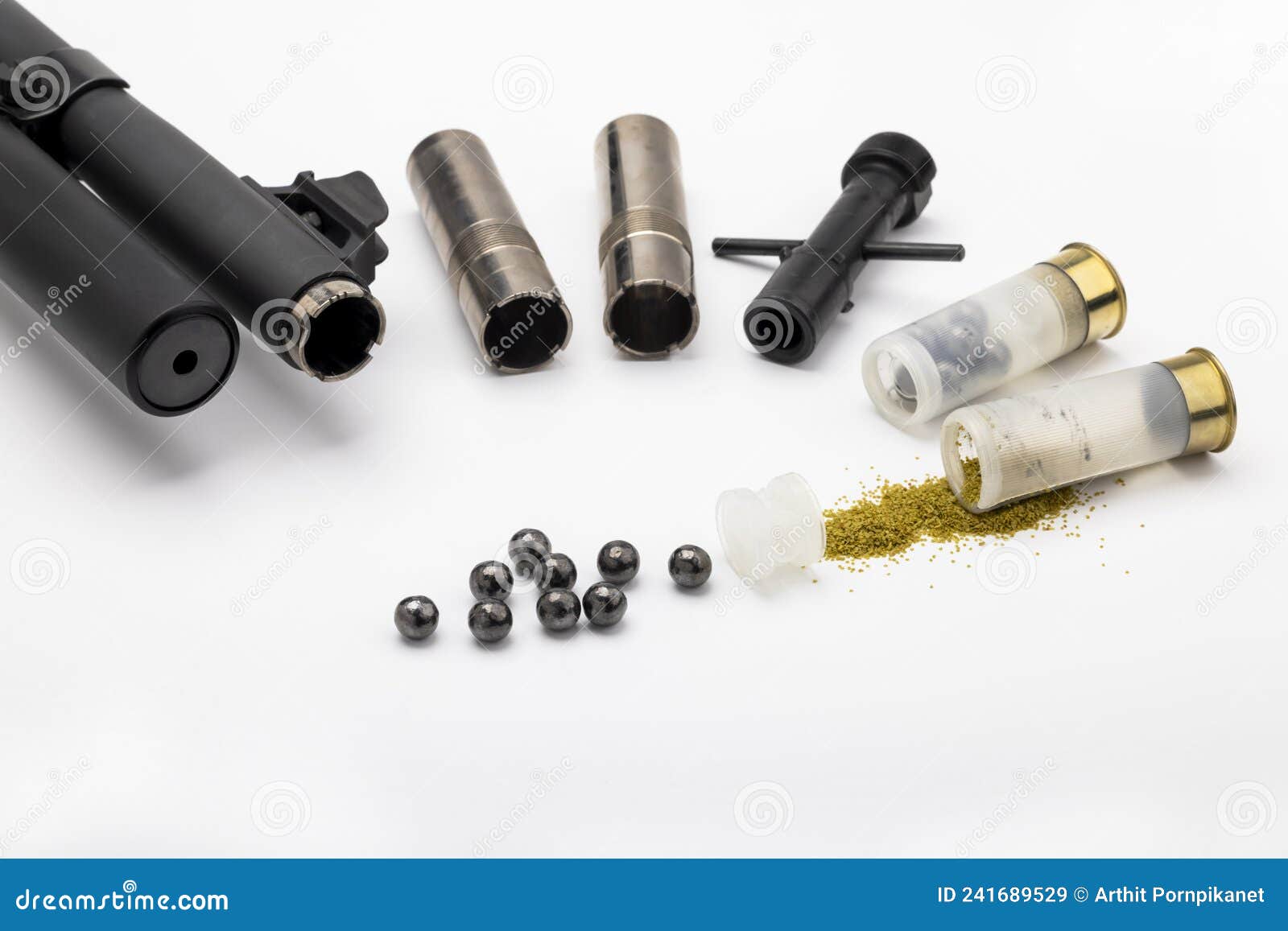 Espingarda E Balas De Tiro Em Fundo Branco Imagem de Stock - Imagem de ...