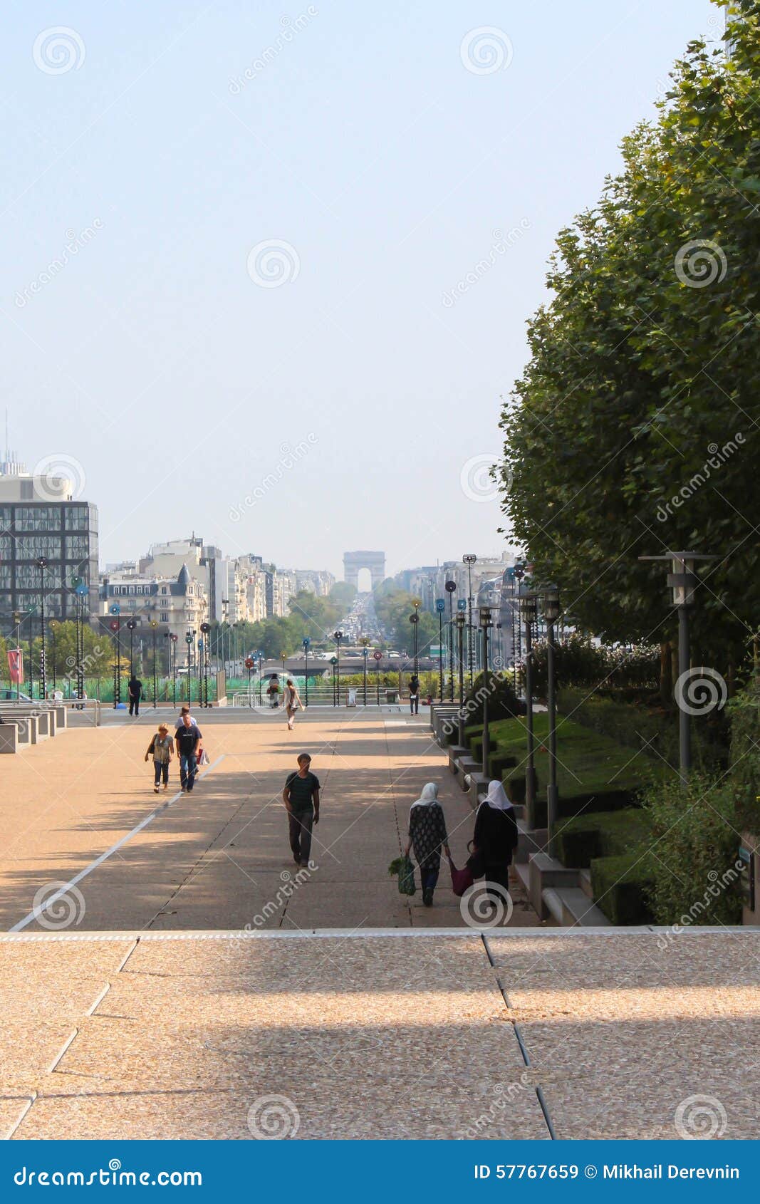 Esplanade De La Defense in Paris Editorial Stock Image - Image of night ...