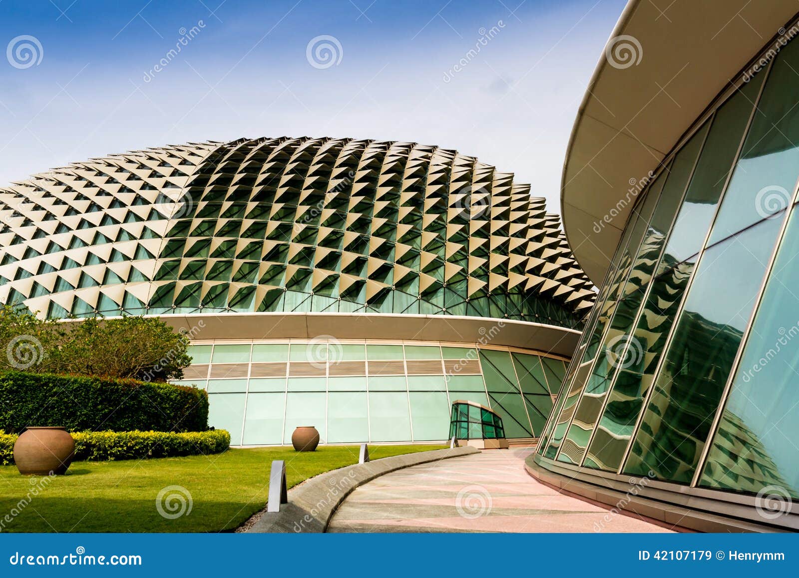 Esplanade Singapore editorial stock image. Image of esplanade - 42107179