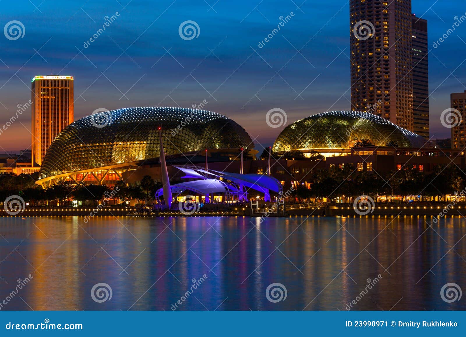 Esplanade Theatre in Singapore in the Evening Editorial Photo - Image ...