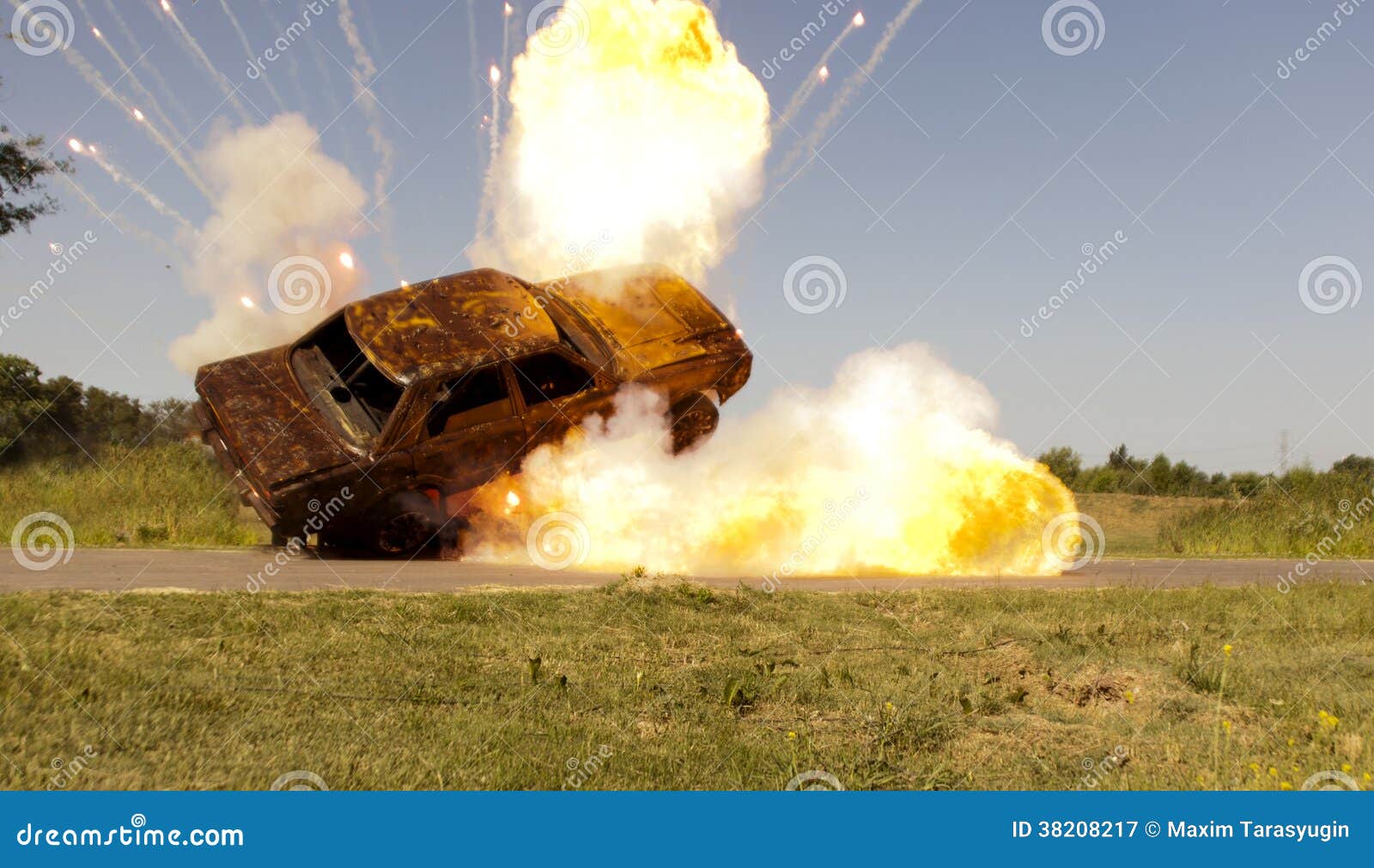 Esplosione immagine stock. Immagine di atomo, moderno - 38208217