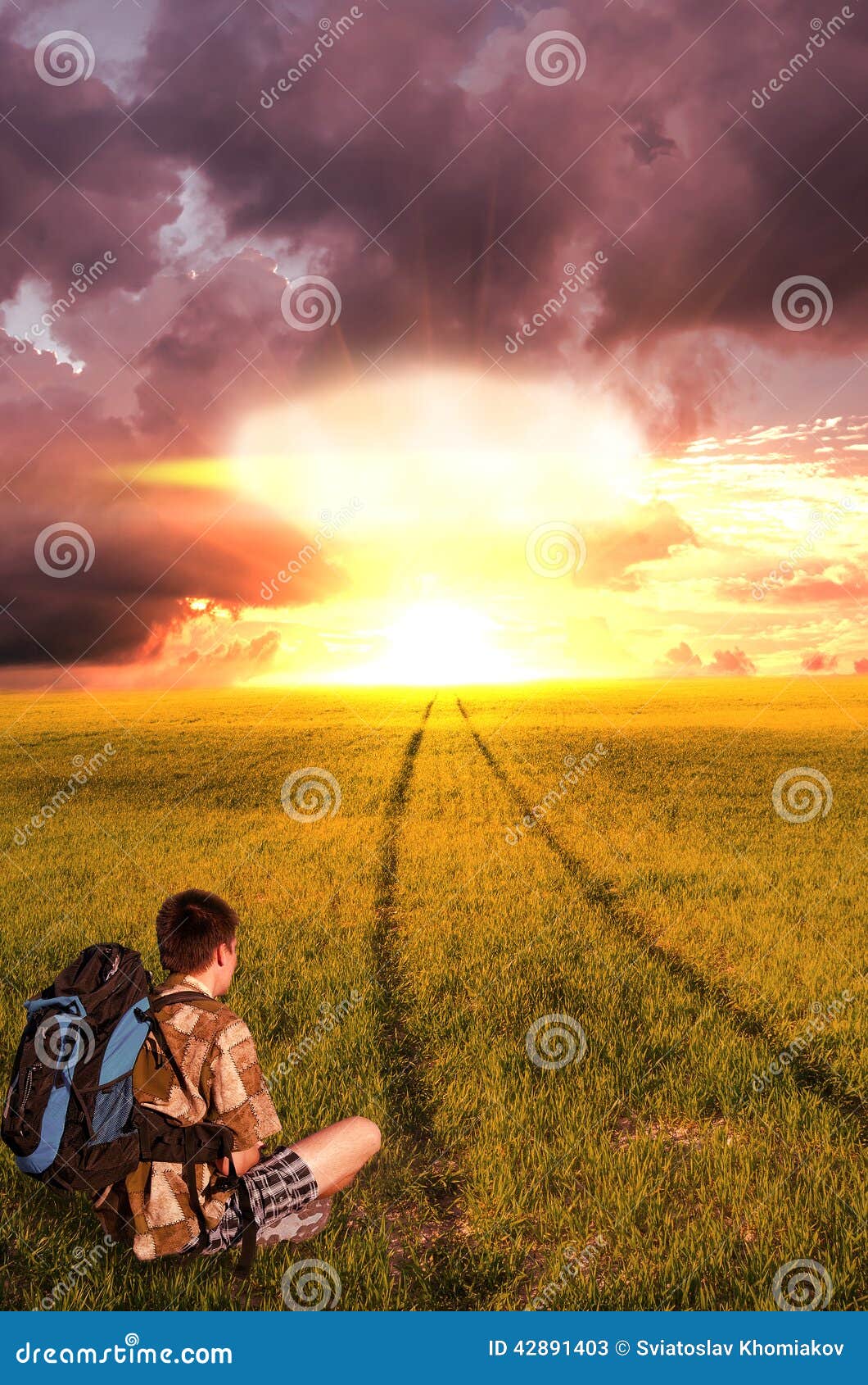 Esplosione Nucleare Ed Il Giovane Immagine Stock - Immagine di ricaduta ...