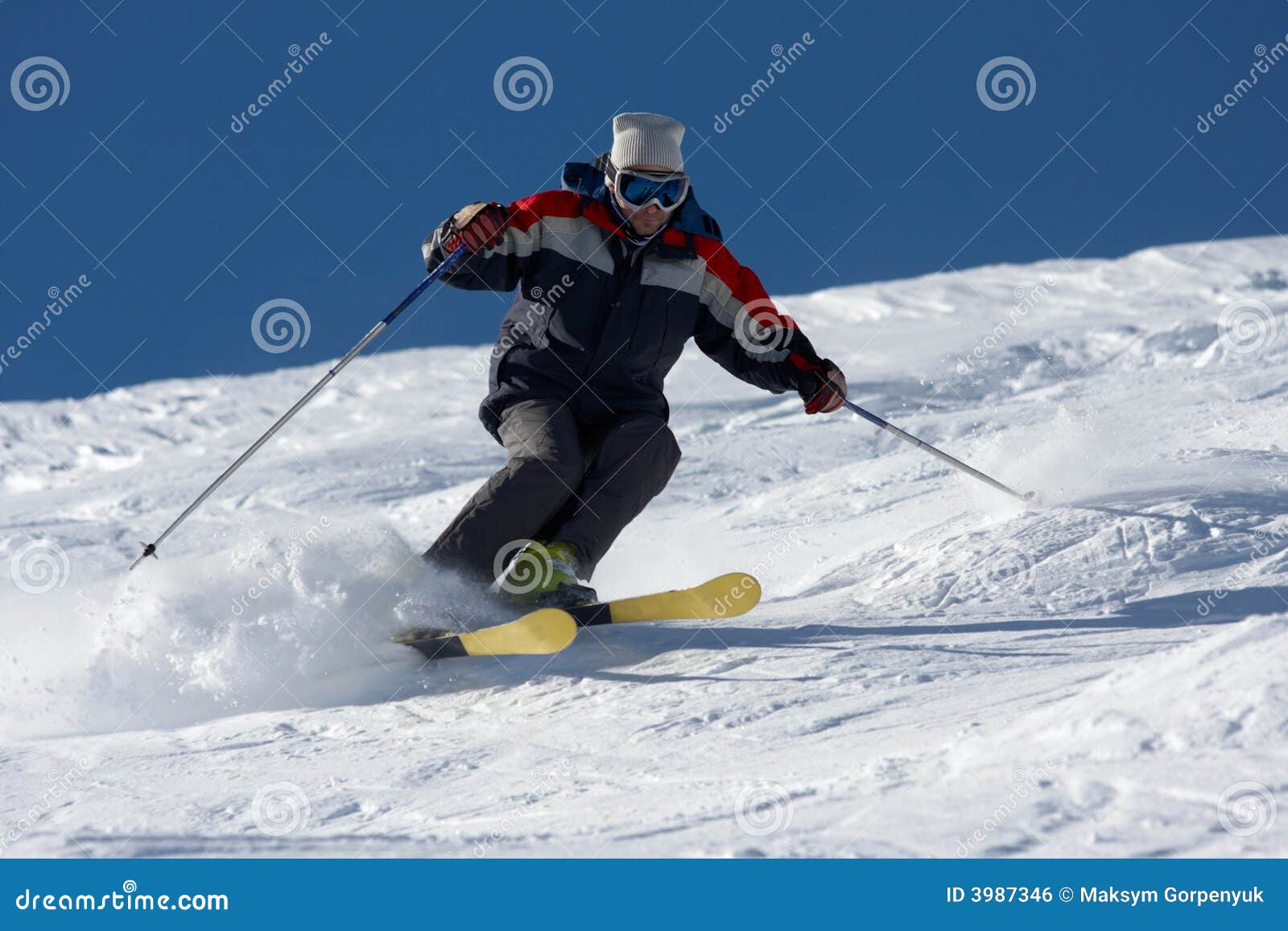 Esqui na neve do pó foto de stock. Imagem de montanhas - 3987346