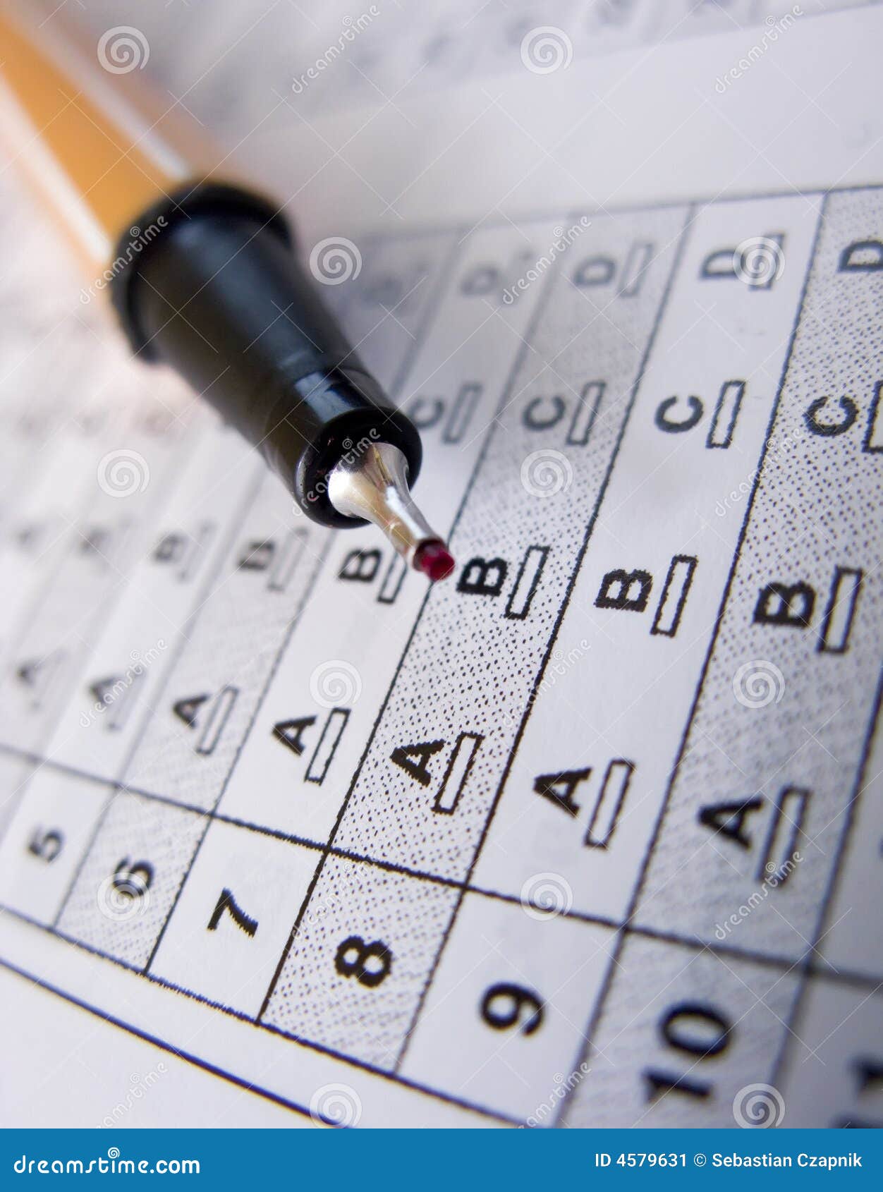 Essai de choix multiple image stock. Image du rouge, diplômé - 4579631