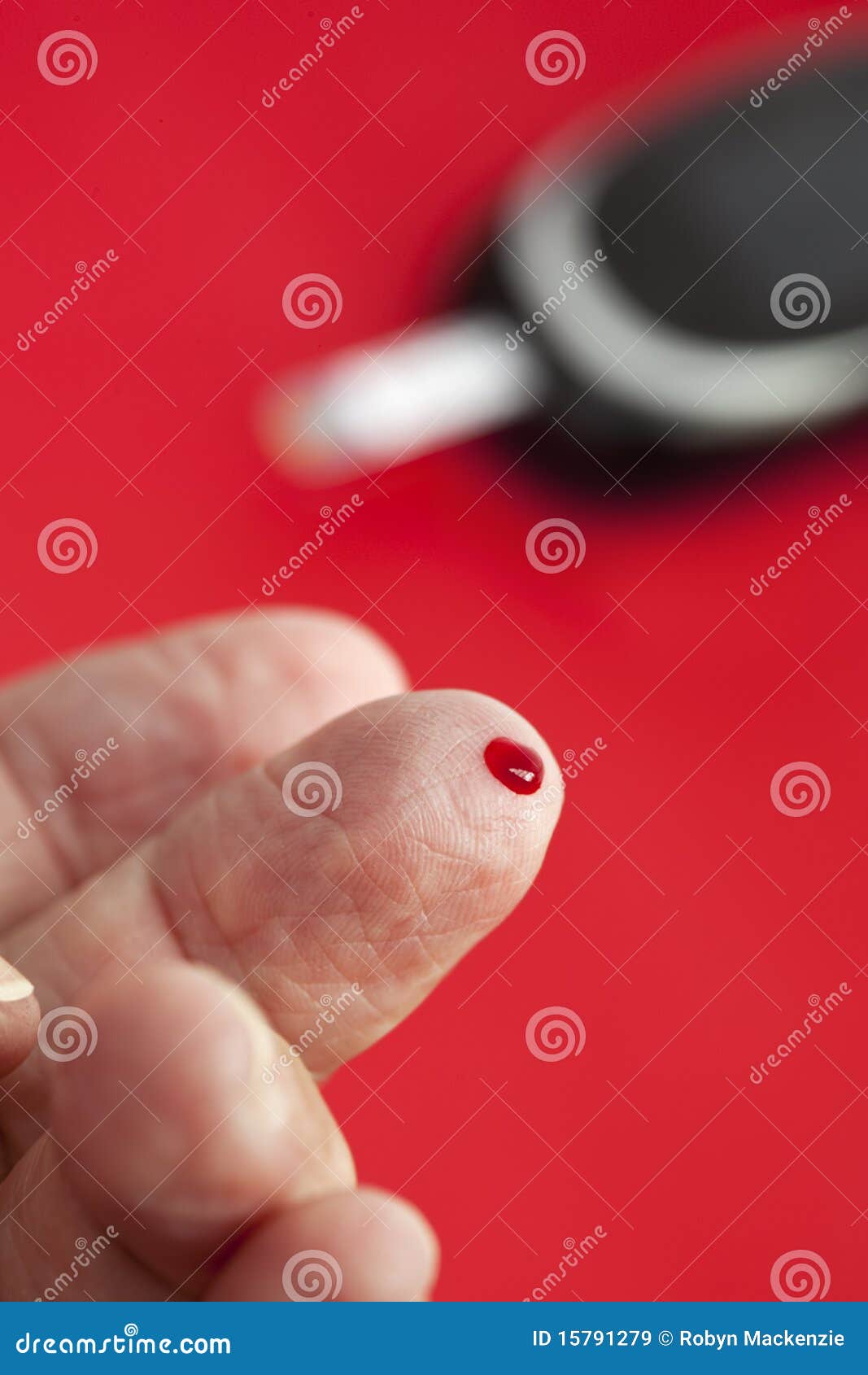 Essai de sucre de sang image stock. Image du orientation - 15791279