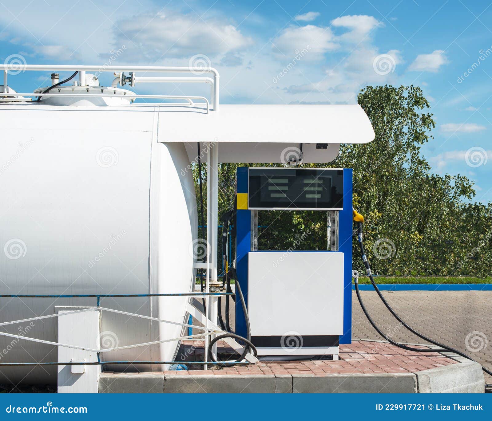 Essence De Station Essence Sans Moteur De Transport Image stock - Image ...