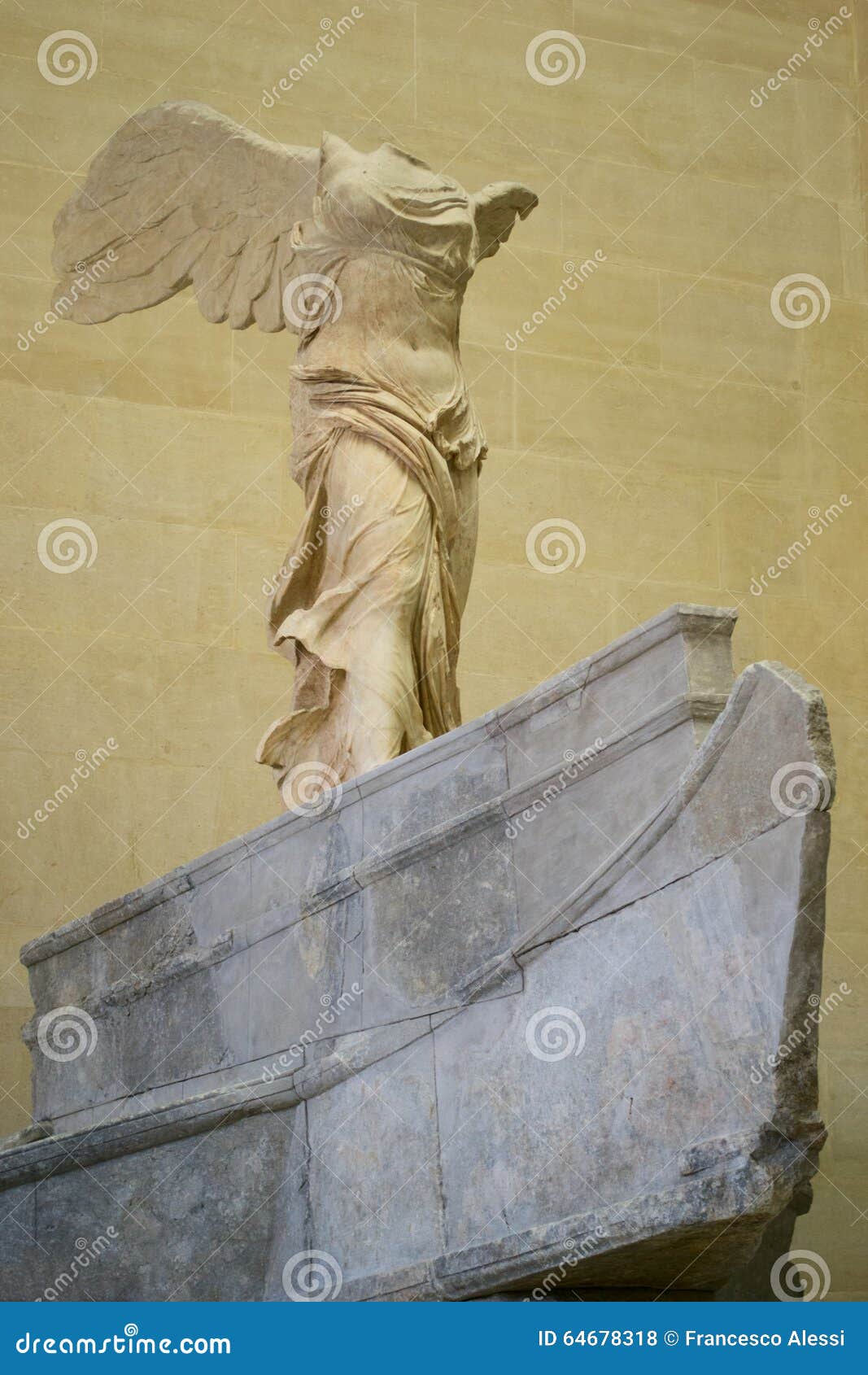 Estátua De Nike De Samothrace Foto de Stock Editorial - Imagem de ...