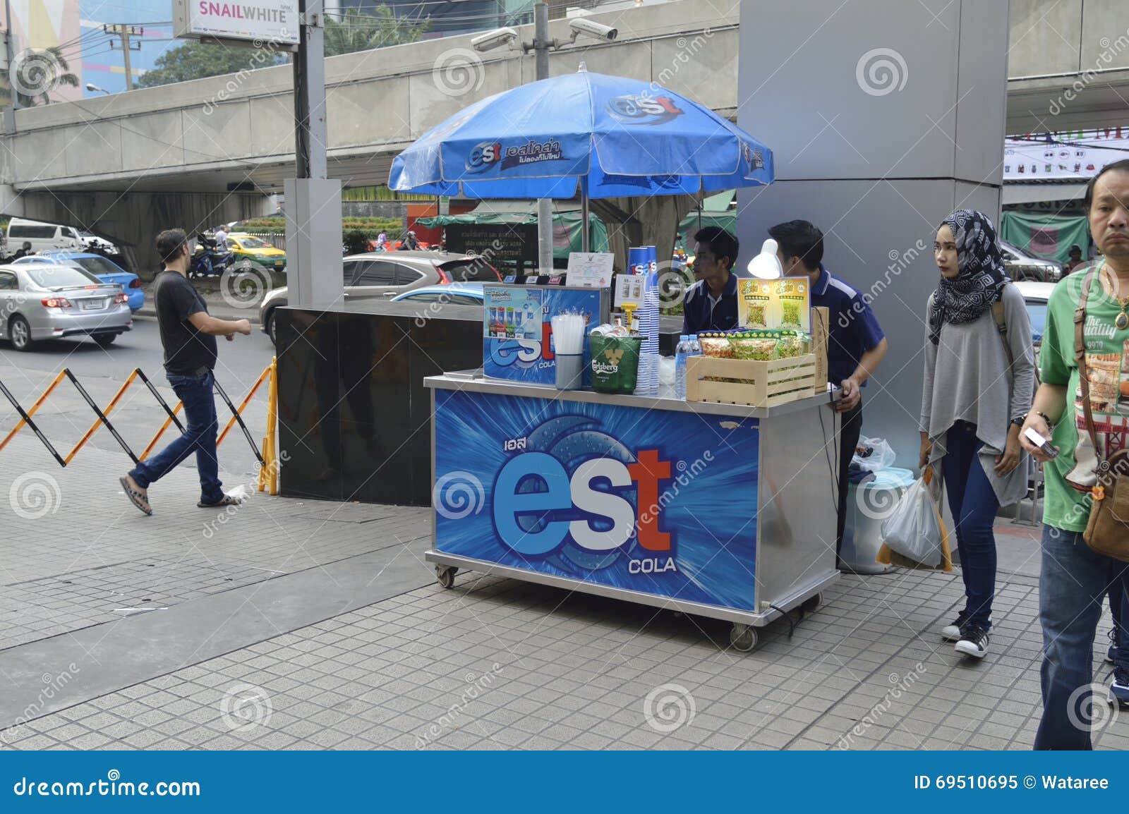 Est Cola Boot in Platinum Shopping Mall Editorial Image - Image of ...