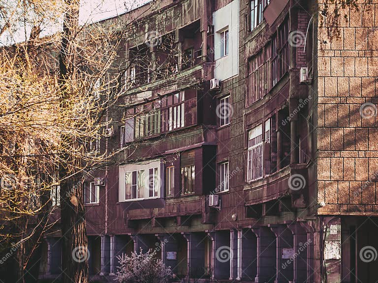 Esta Foto Foi Tirada Num Dos Pátios Da Antiga Cidade Russa Imagem de ... Esta Foto Foi Tirada Num Dos Pátios Da Antiga Cidade Russa Imagem de ...