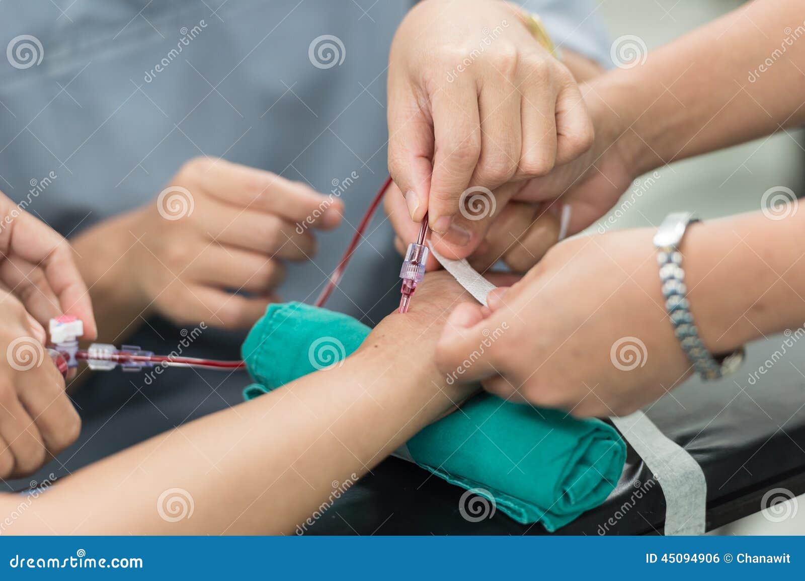 Estabilice La Línea Arterial Foto de archivo - Imagen de hembra, sitio ...