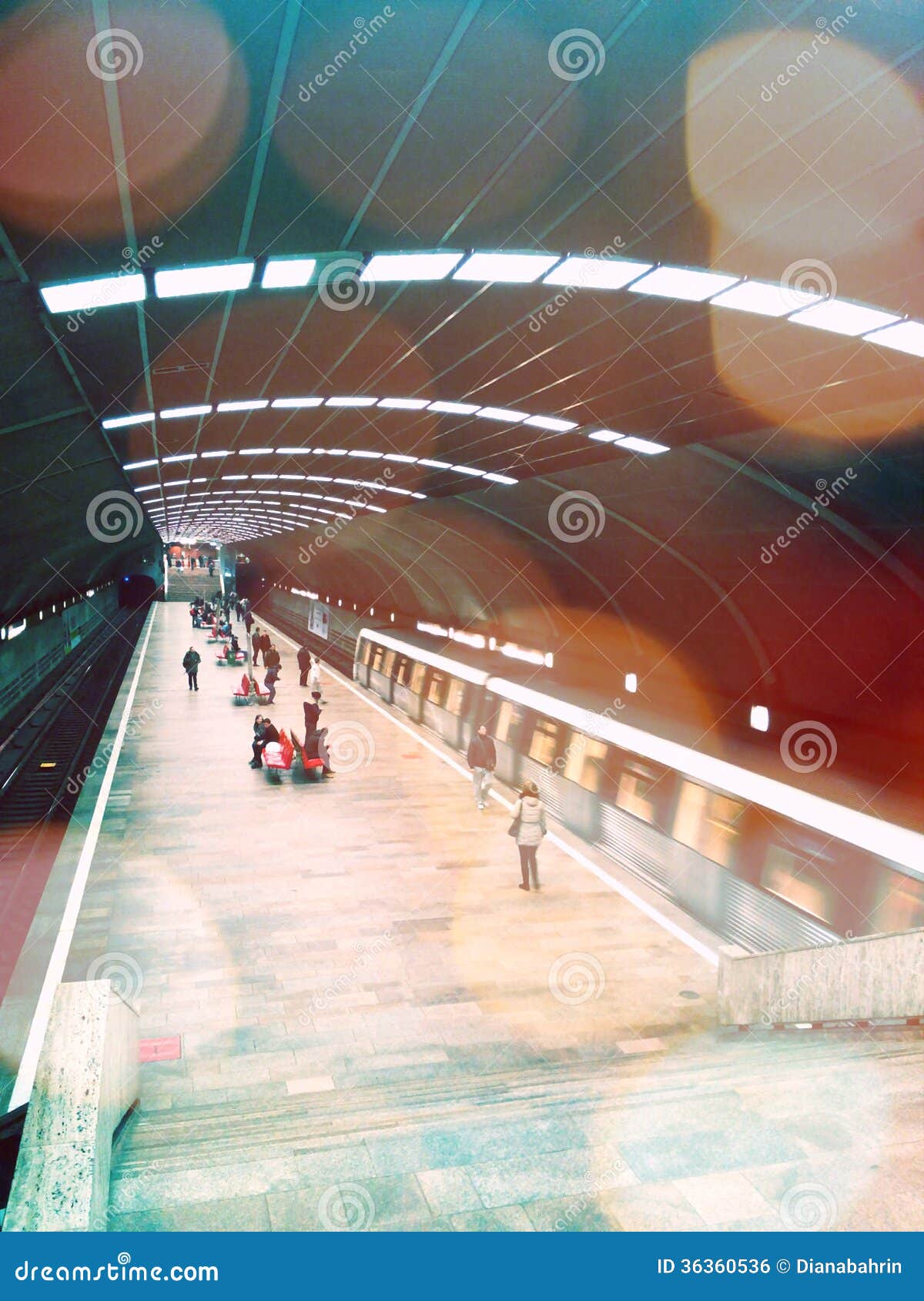 Estación De Metro En Bucarest Foto editorial - Imagen de negocios ...
