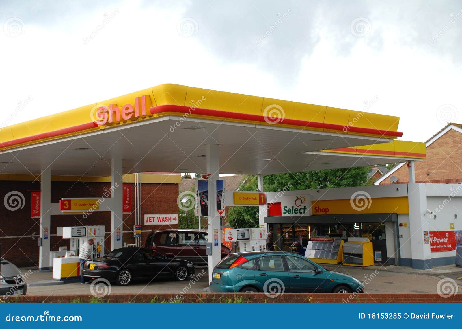 Estación De Servicio De La Gasolina Del Shell Imagen editorial - Imagen ...