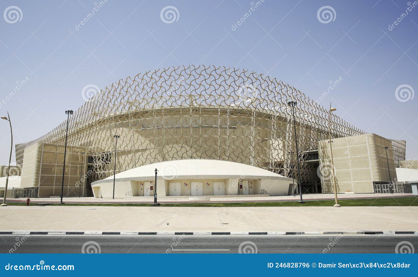 Estadio Al Rayyan De Doha Qatar Foto de archivo - Imagen de moderno ...