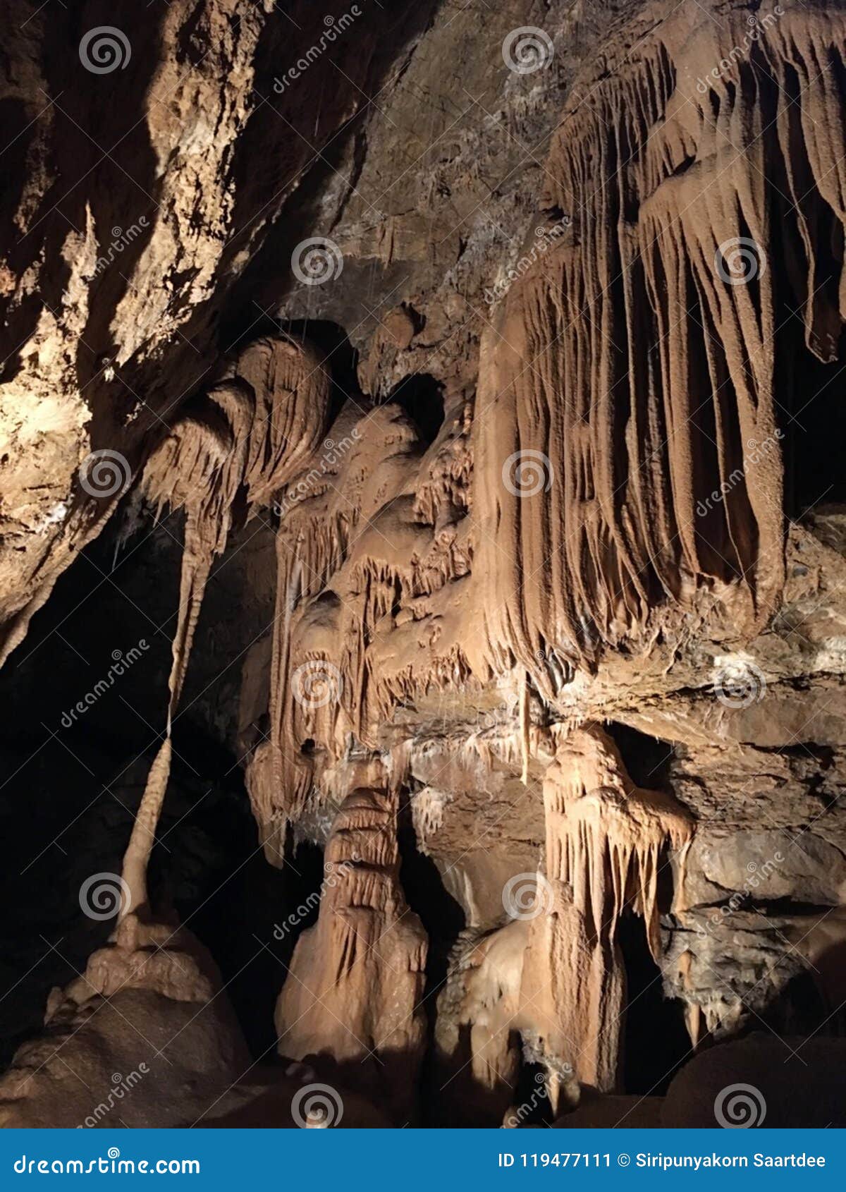 Estalactites E Estalagmites Imagem de Stock - Imagem de pedra, velho ...