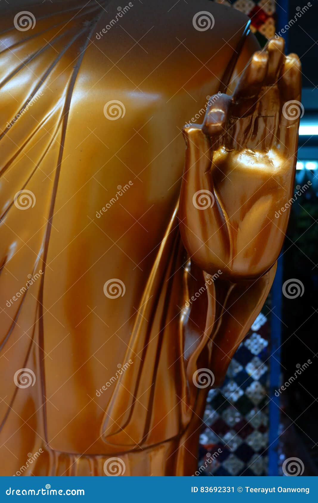 Estatua de Buda de la mano imagen de archivo. Imagen de cultura - 83692331