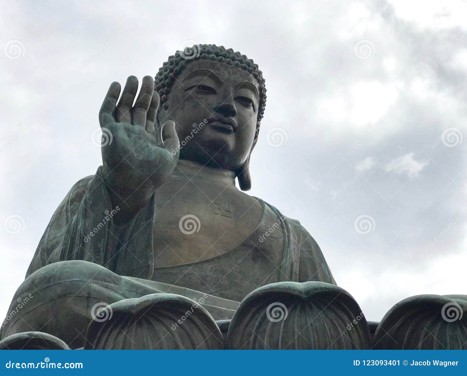 Estatua De Buda Del Bronce De Tian Tan Imagen de archivo - Imagen de ... Estatua De Buda Del Bronce De Tian Tan Imagen de archivo - Imagen de ...