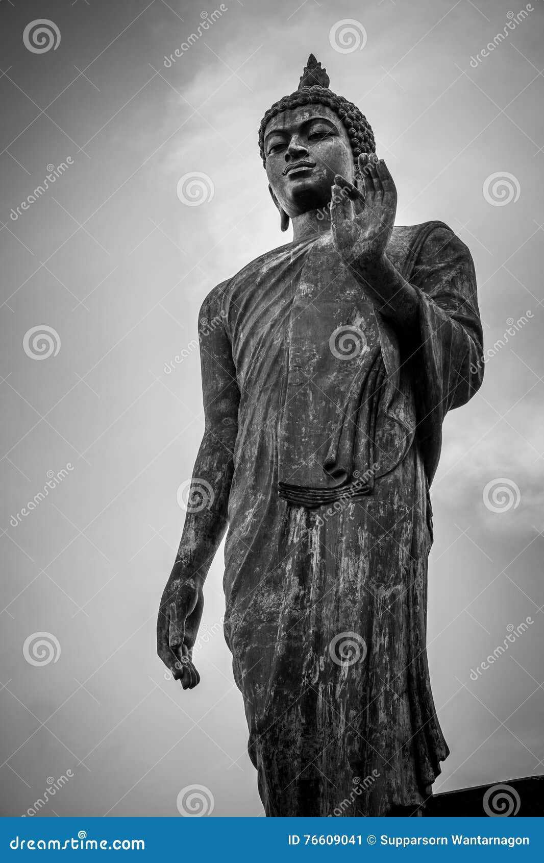 Estatua De Buda En Blanco Y Negro, HDR Imagen de archivo - Imagen de ...
