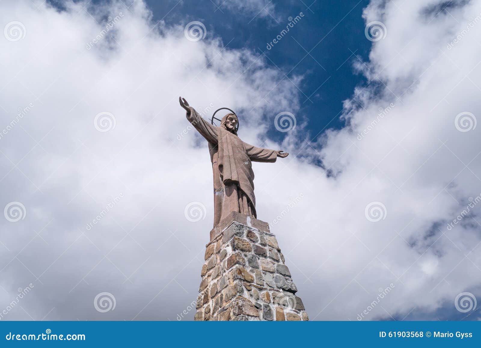Estatua De Cristo En Bolivia Foto de archivo - Imagen de turista ...