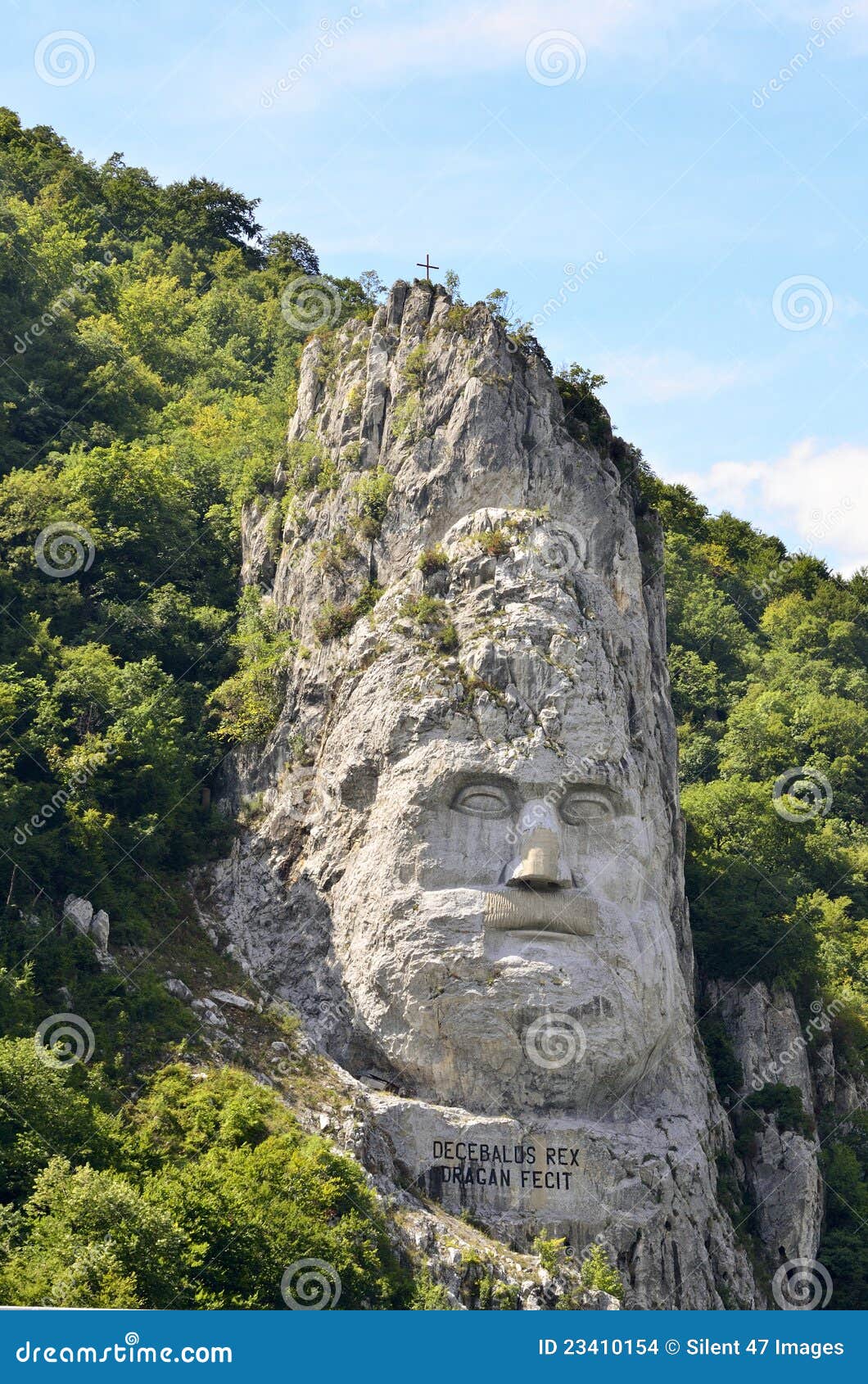 Estatua de Decebal imagen de archivo editorial. Imagen de tallest ...