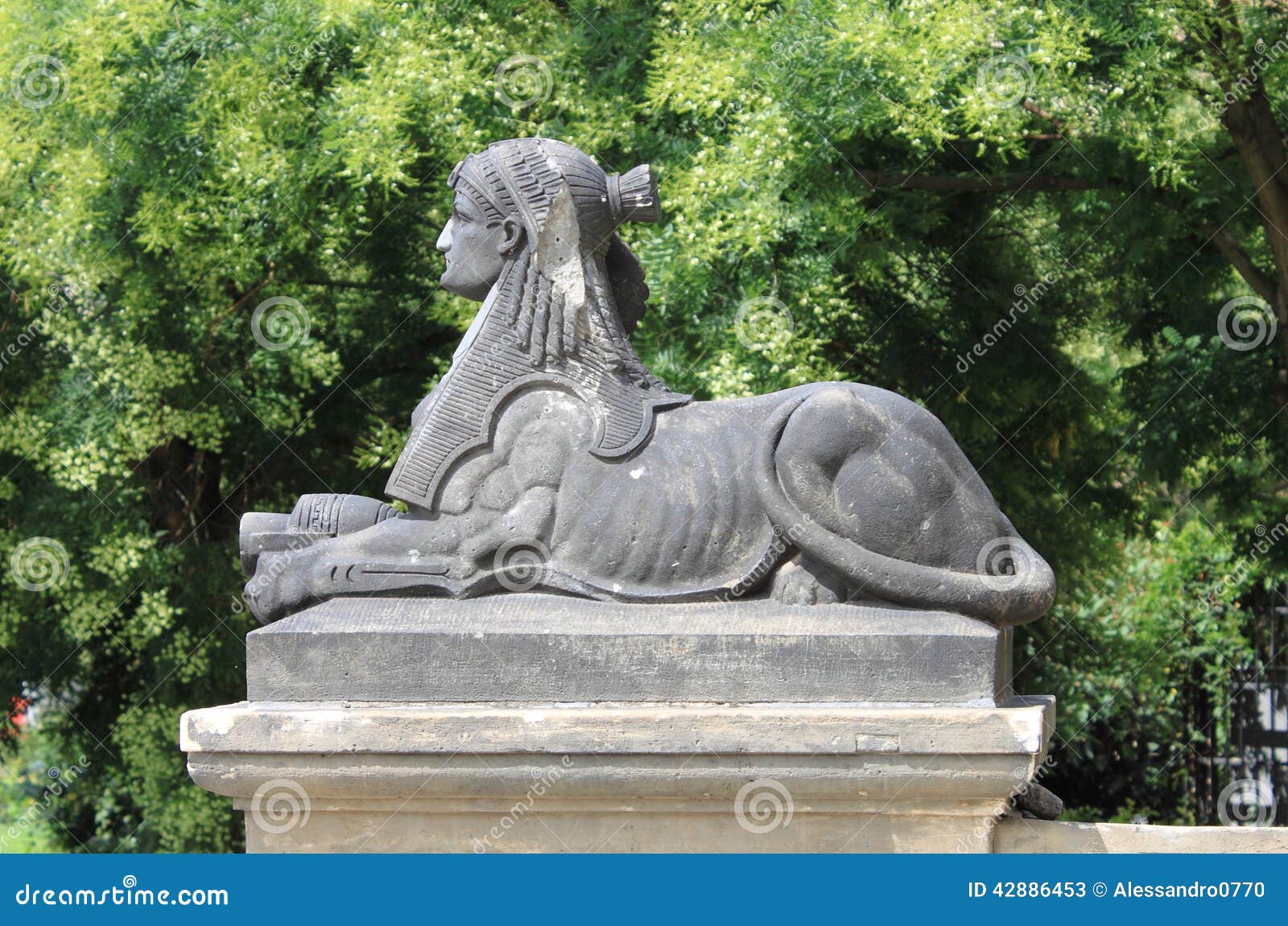 Estatua de la esfinge imagen de archivo. Imagen de monumento - 42886453