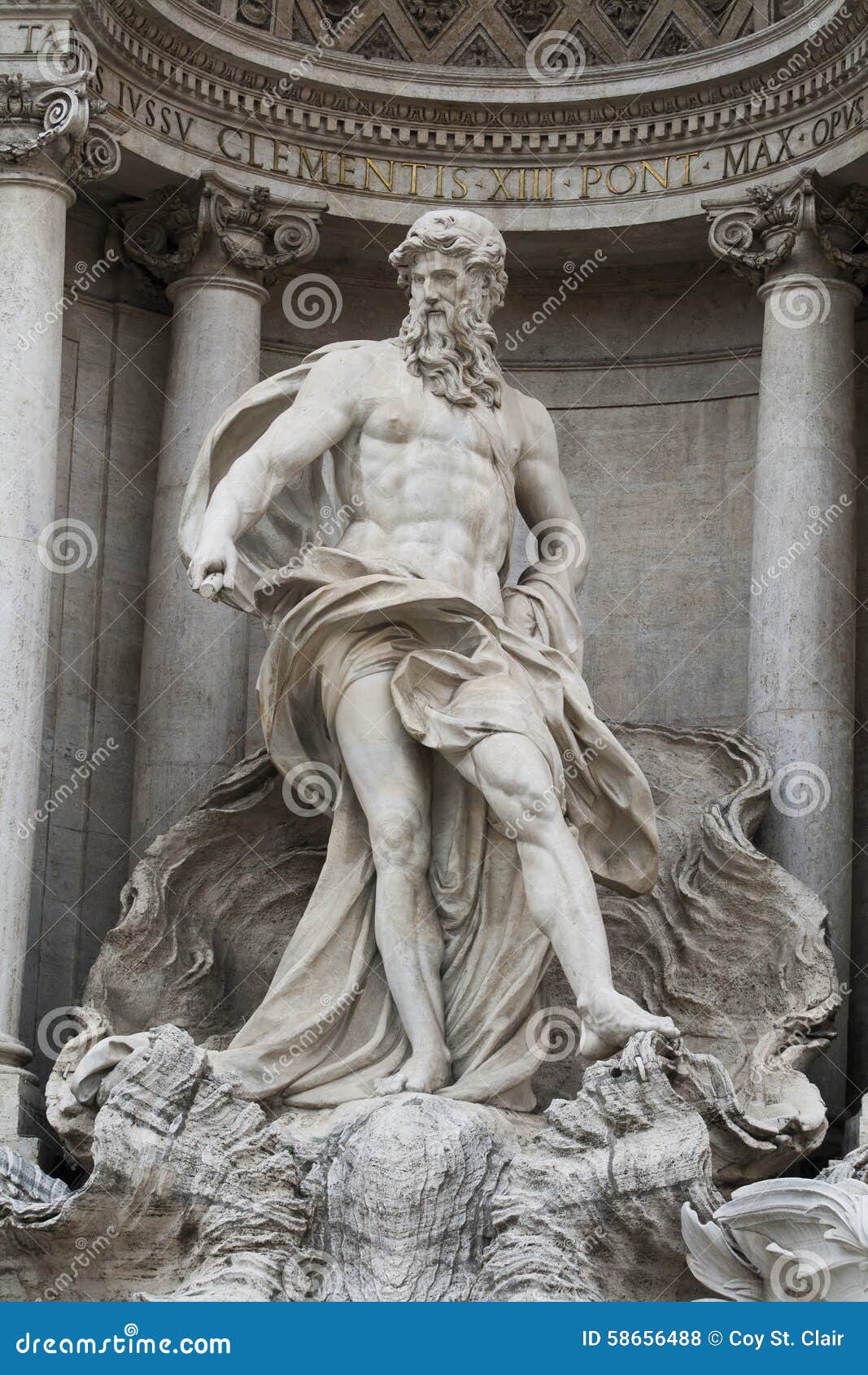 Estatua De Neptuno, Fuente Del Trevi, Roma Foto de archivo - Imagen de ... Estatua De Neptuno, Fuente Del Trevi, Roma Foto de archivo - Imagen de ...