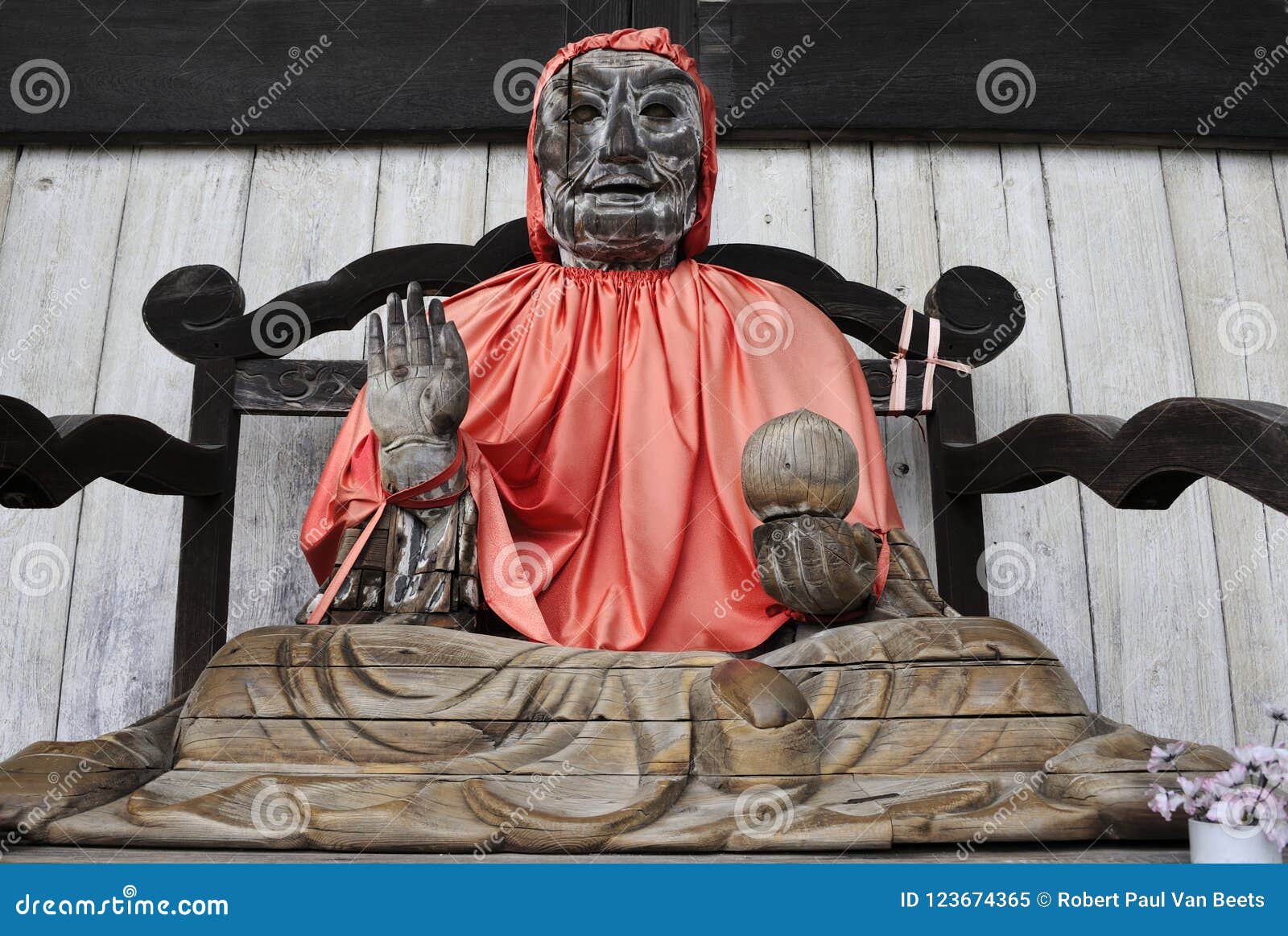 Estatua De Pindola Bharadvaja Binzuru Imagen editorial - Imagen de ...