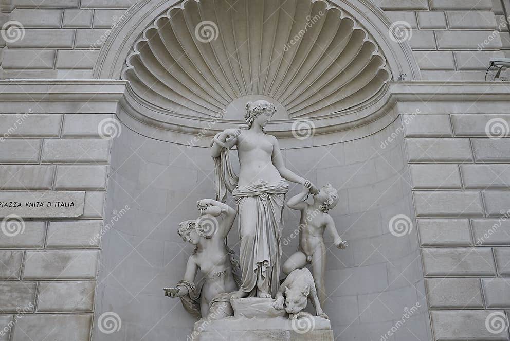 Estatua de Teti foto editorial. Imagen de largest, dell - 113994671