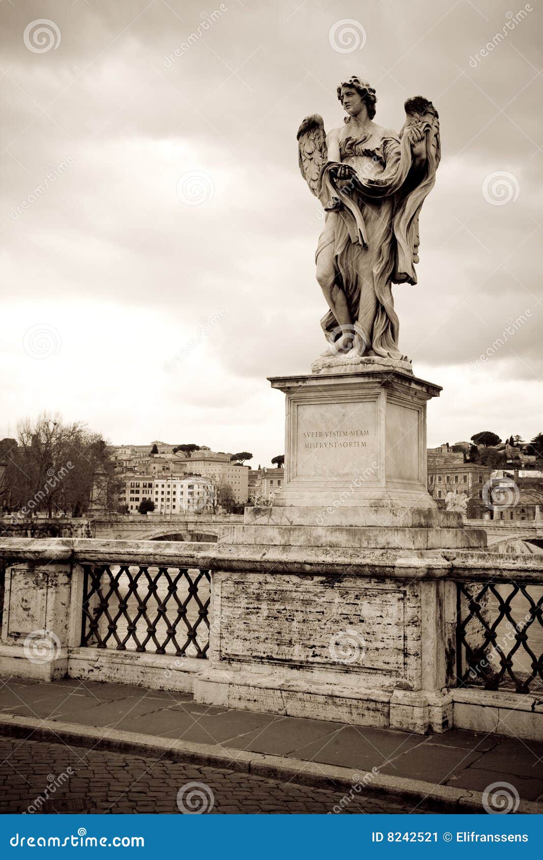 Estatua del ángel, Roma imagen de archivo. Imagen de antigüedad - 8242521