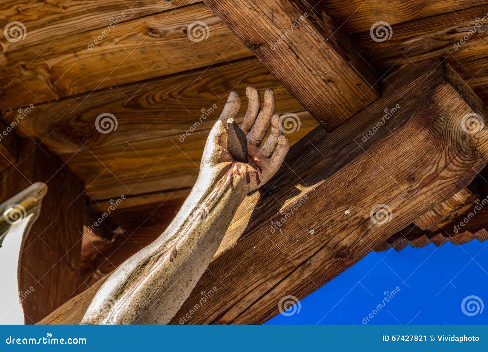 Estatua Del Jesucristo Crucificada Imagen de archivo - Imagen de ...