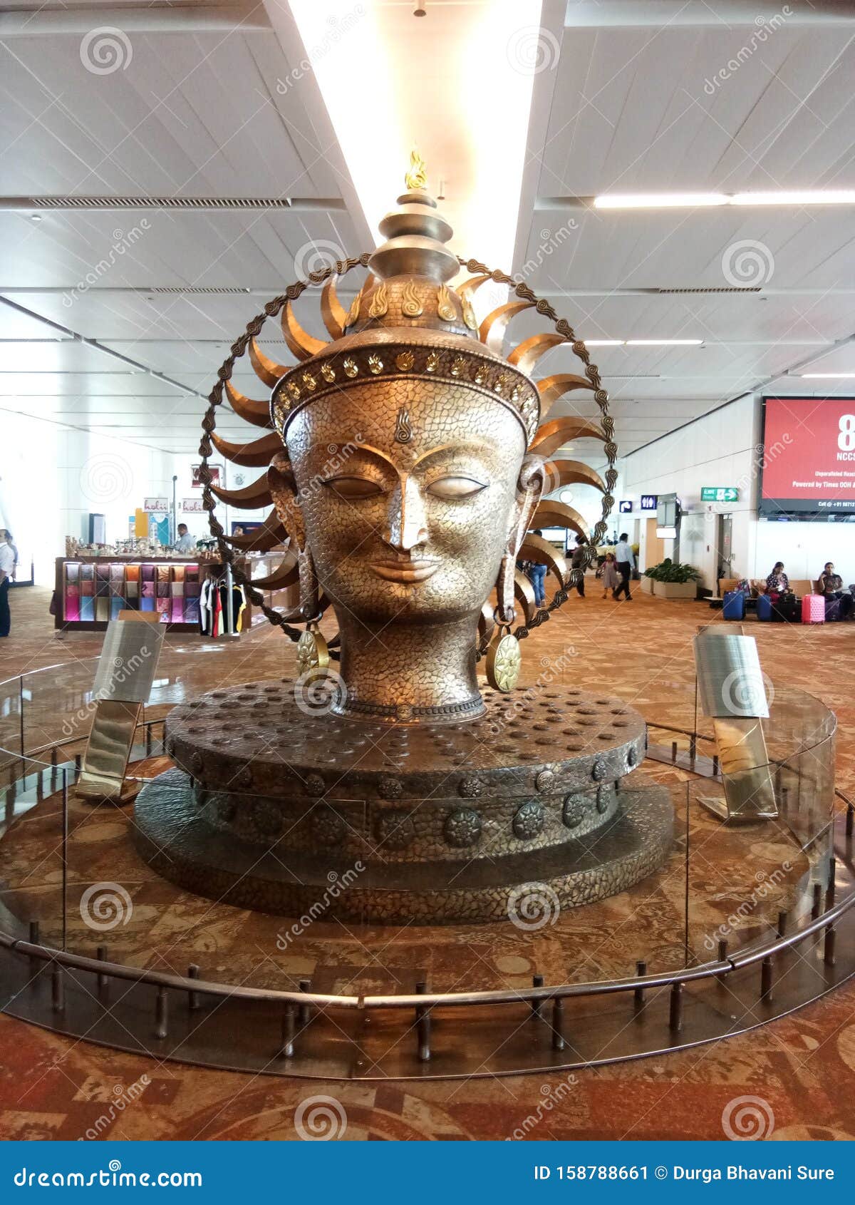 Estatua del sol de Dios foto editorial. Imagen de estatua - 158788661