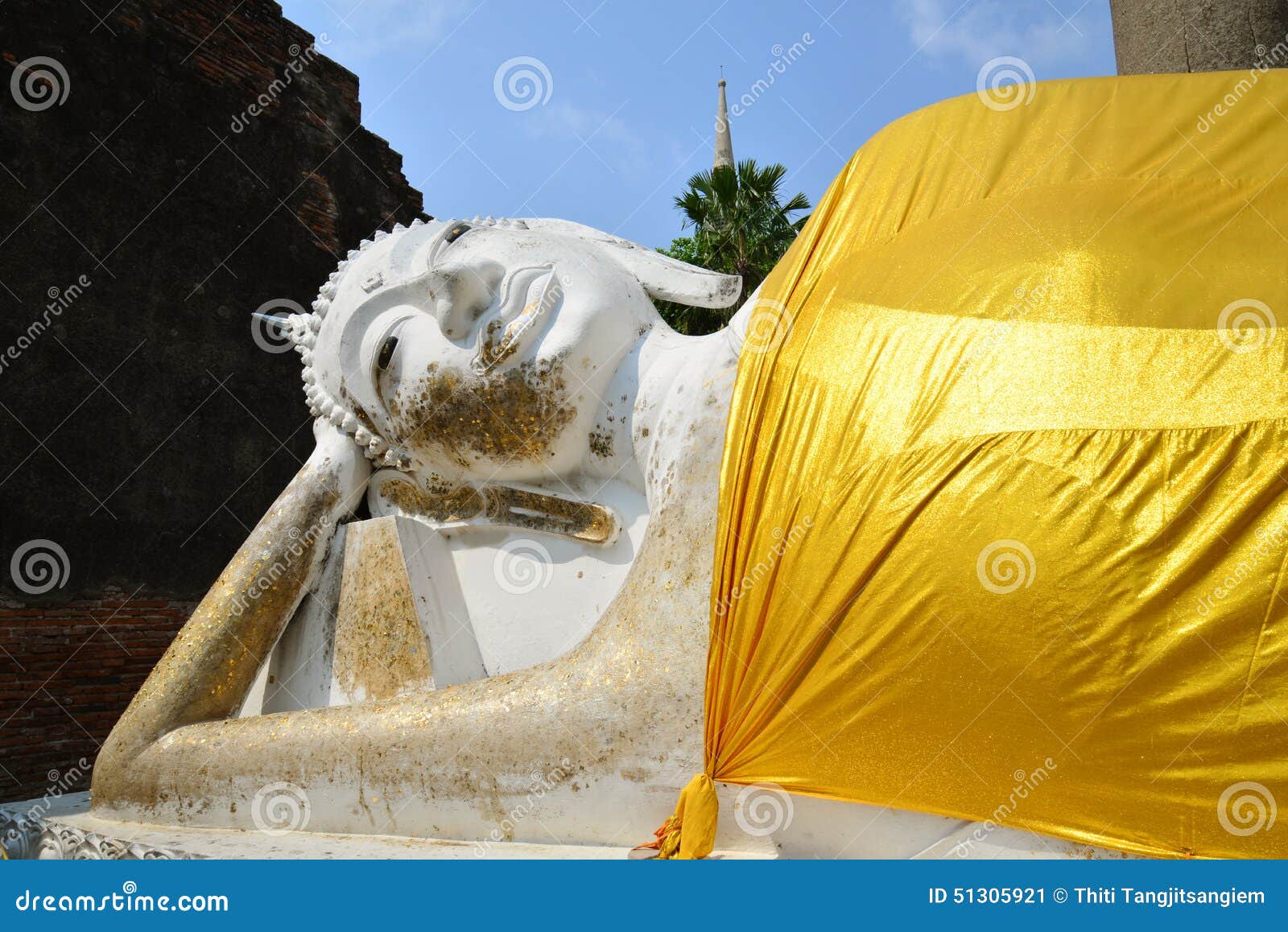 Estatua Grande Buda Del Primer Imagen de archivo - Imagen de dorado ...