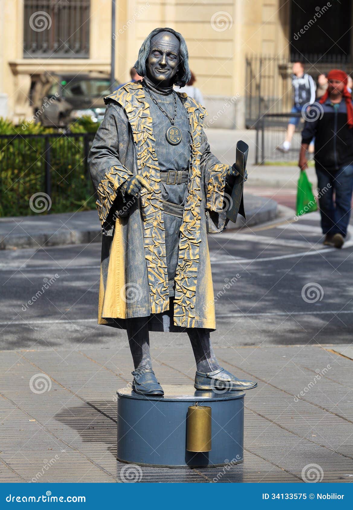 Estatua Humana Vestida Como Christopher Columbus Imagen editorial ...