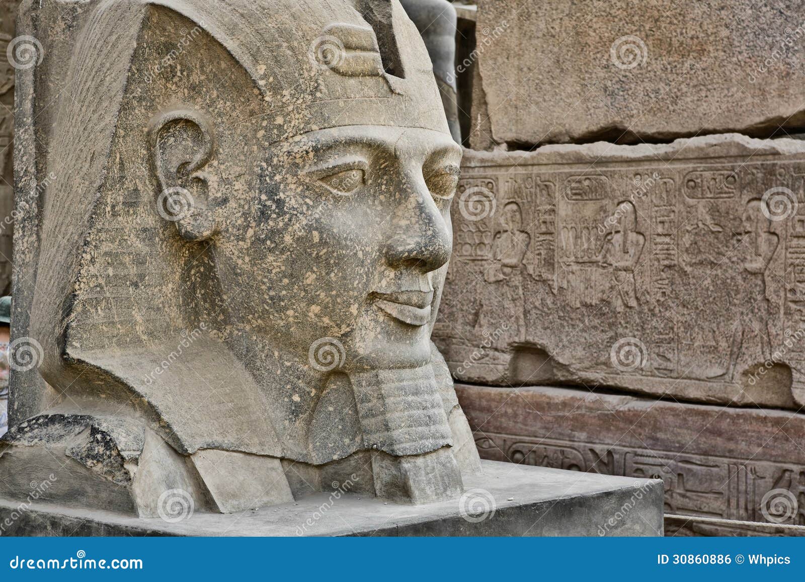 Estatua Principal De Ramses II Foto de archivo - Imagen de templo ...