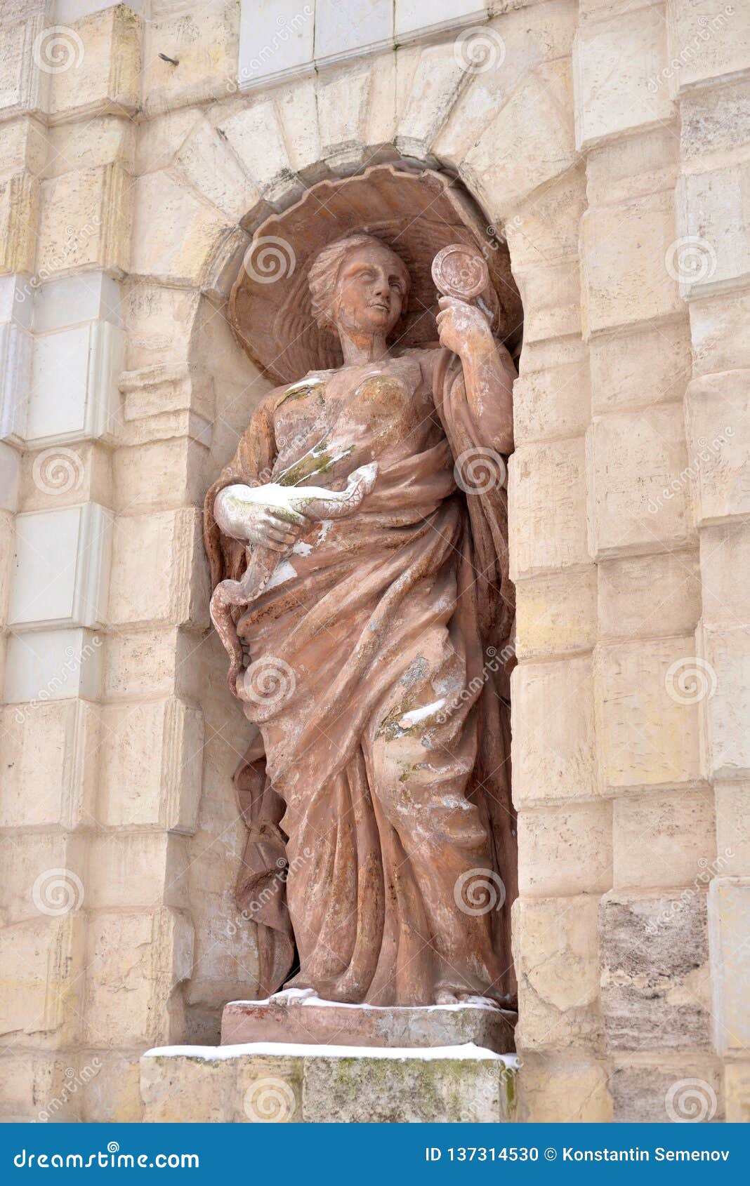 Estatua Que Simboliza Prudencia Foto de archivo - Imagen de antiguo ...