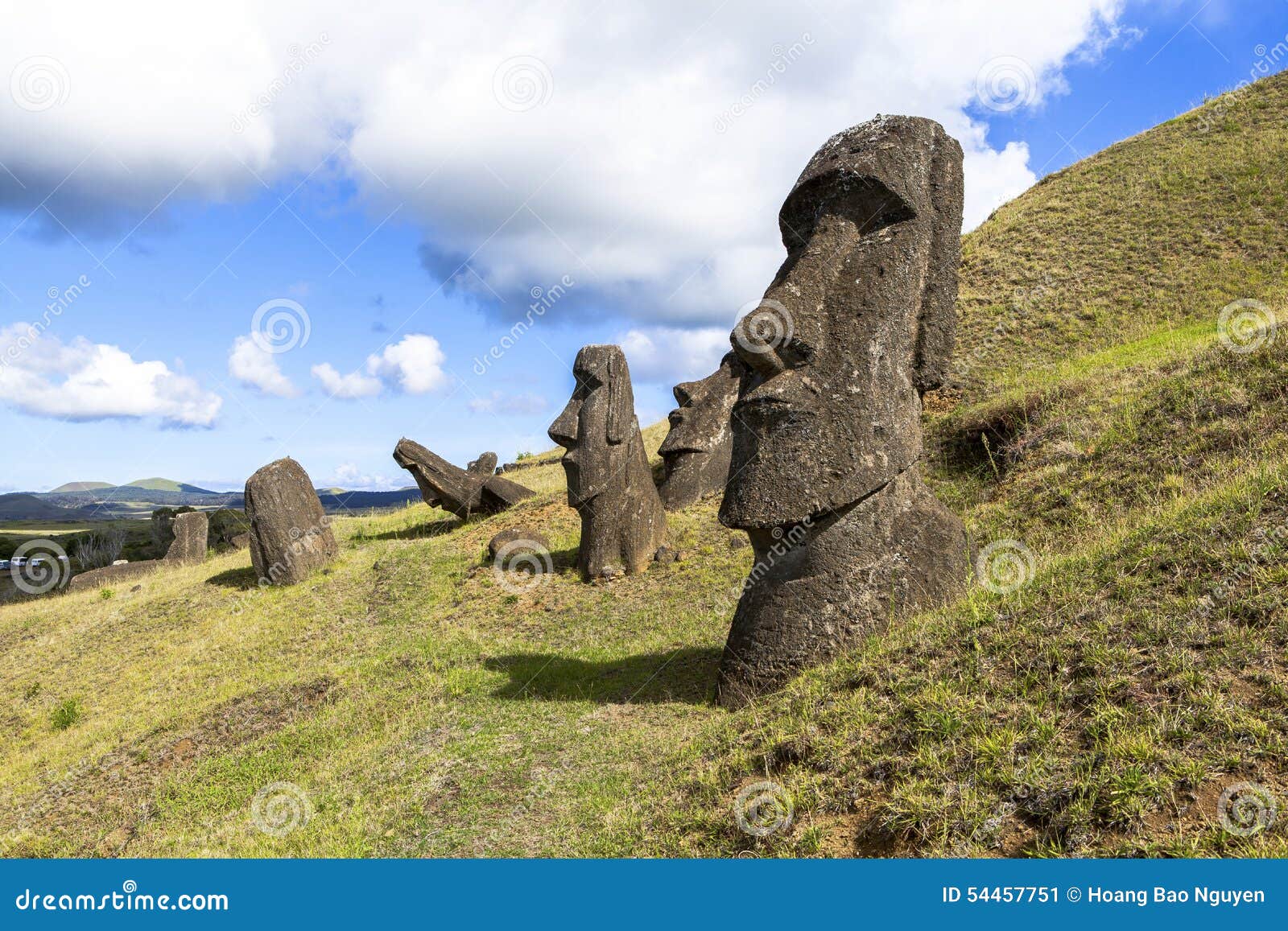 Estatuas De Moai En La Isla De Pascua, Chile Imagen de archivo - Imagen ...