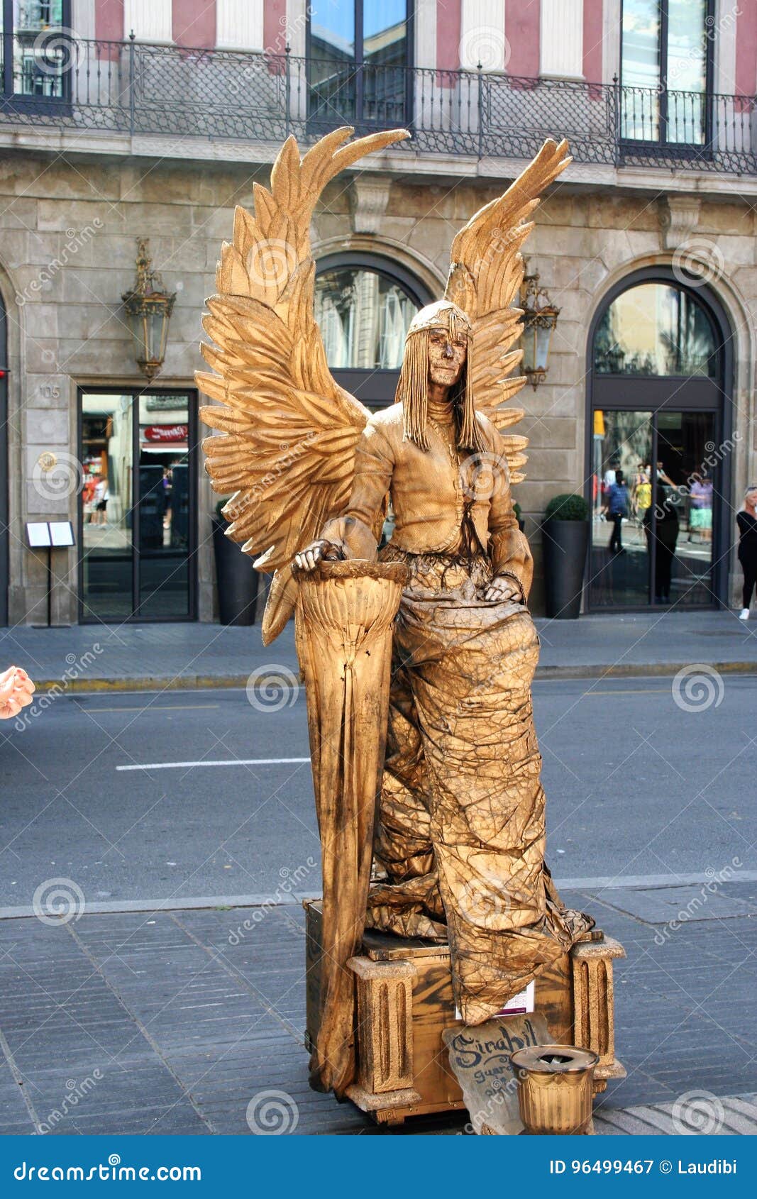 Estatuas Humanas En Ramblas Fotografía editorial - Imagen de turista ...