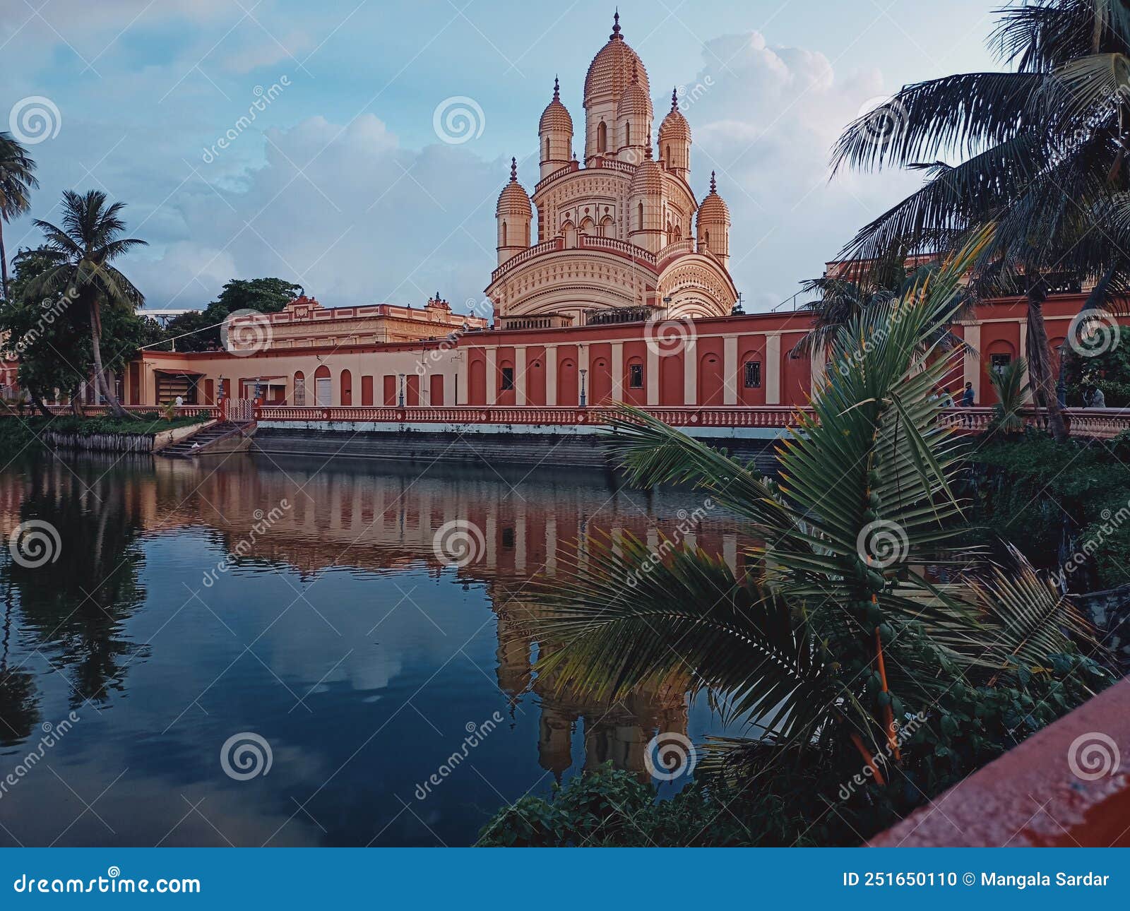Este Es Un Mandir De Dakshineswar Imagen editorial - Imagen de palacio ...