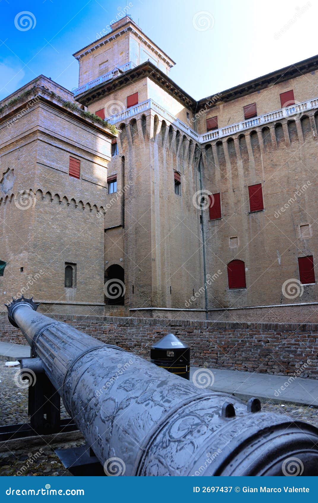 Estense Castle in Ferrara stock image. Image of fortress - 2697437