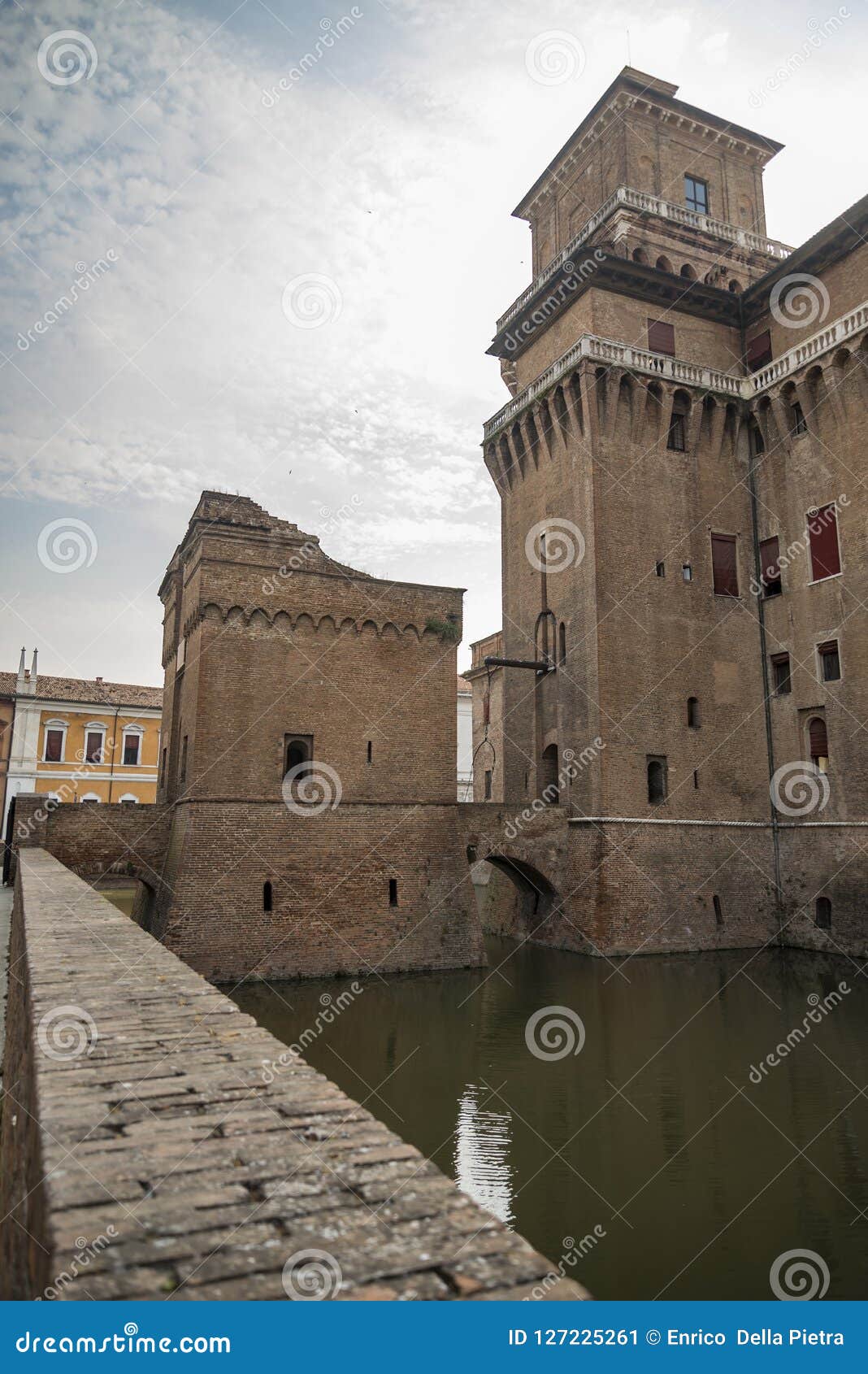 The Estense Castle in Ferrara Stock Image - Image of building, street ...
