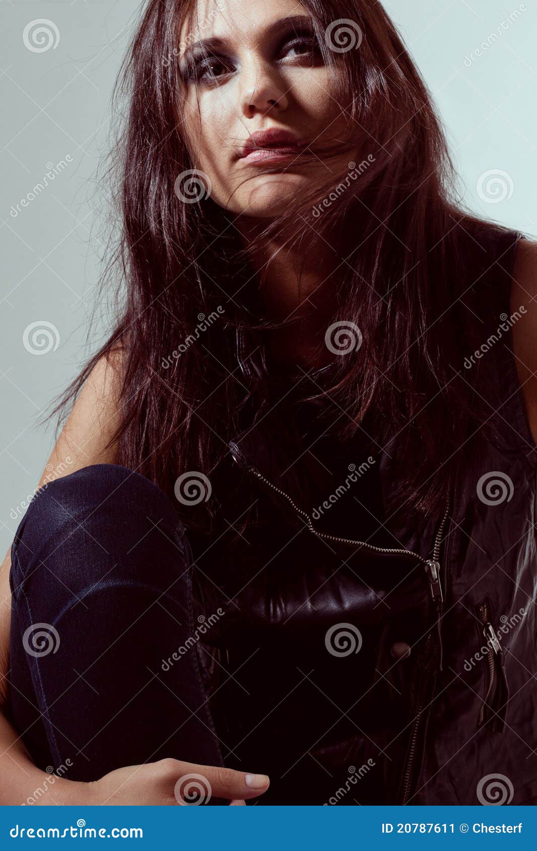 Estilo De La Roca De La Mujer Imagen de archivo - Imagen de chaqueta ...